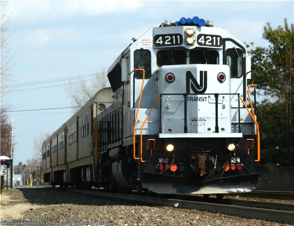 NJT 4211 Bay Head Bound